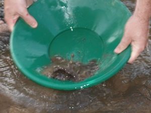 Gold Panning Tips - How to Find Gold Nuggets